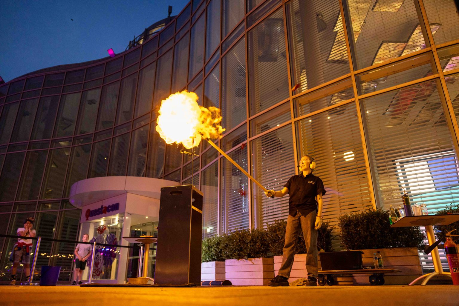 Questacon Spectacular Science Show - Enlighten Festival